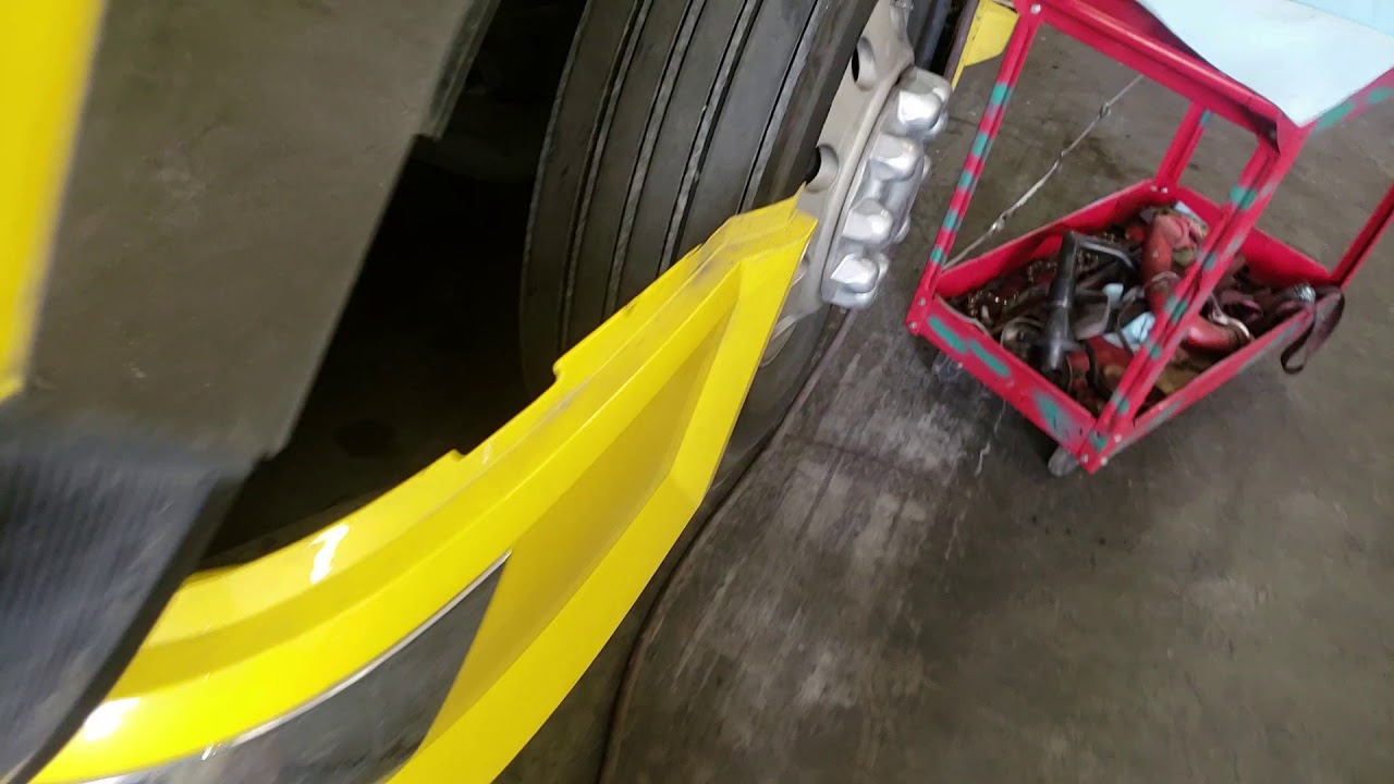 How to prime fuel on a Volvo D13 - YouTube