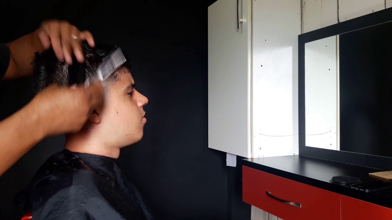 💈Maick Barbeiro em》corte de cabelo disfarçado com risco no topo👍 - YouTube