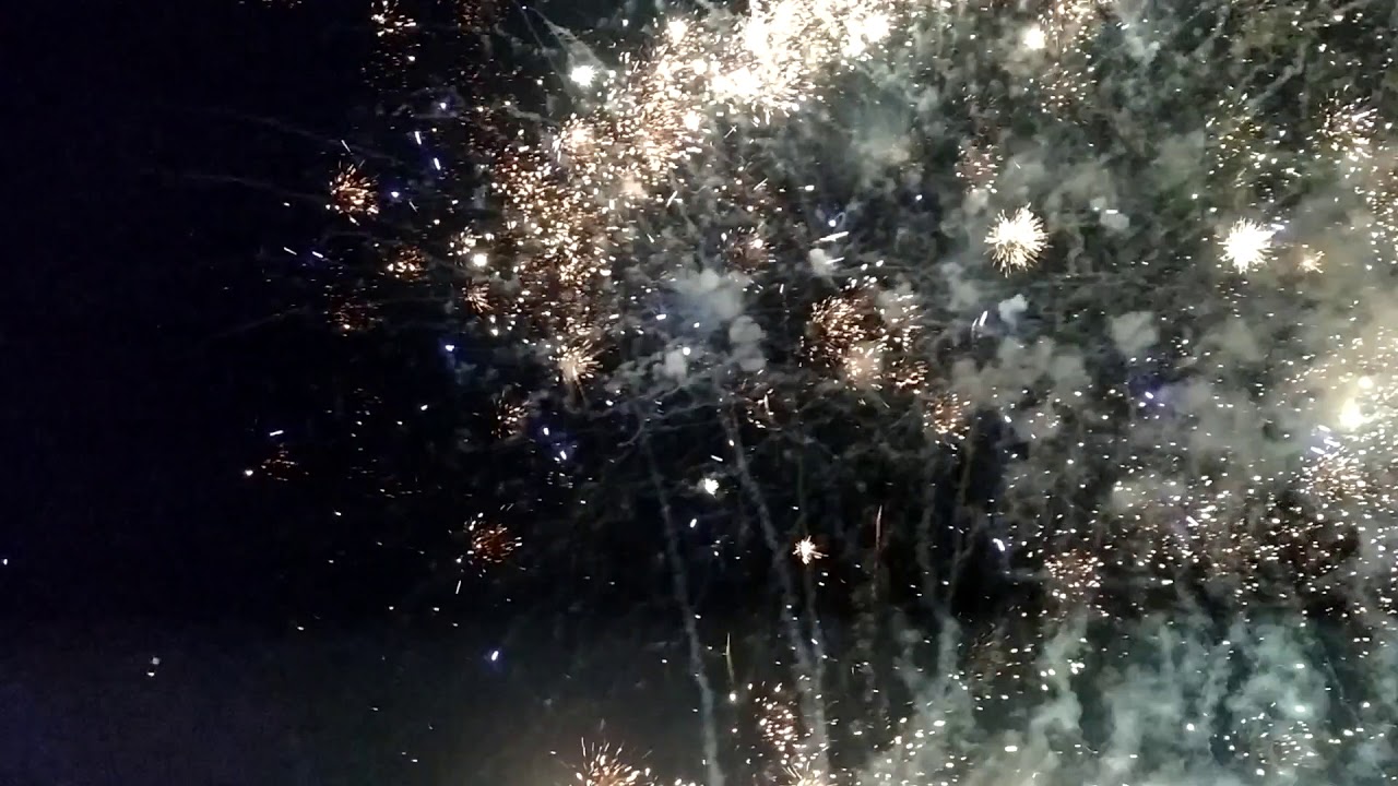 4x Funke Duplex-Cracker + 3x Pyrogenie Blue Peony || Silvester 2019 - YouTube