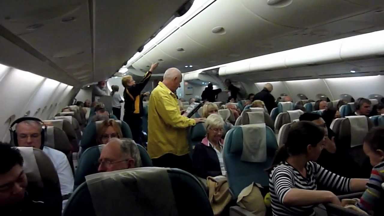 SINGAPORE AIRLINES A380 TOUR OF ECONOMY UPPER AND LOWER DECKS FLIGHT ...