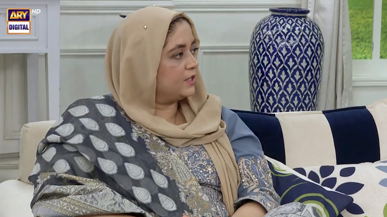 Online working options for housewives | Erum Tariq - YouTube