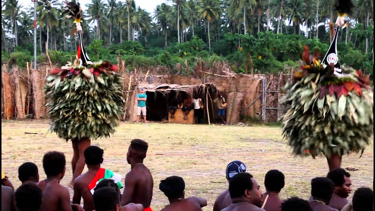 Tumbuan dance in Papua. - YouTube