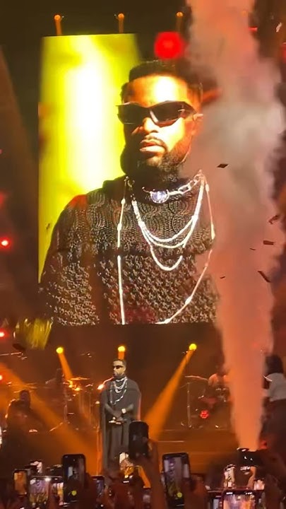 Fally Ipupa survole BRUXELLES ING ARENA - YouTube