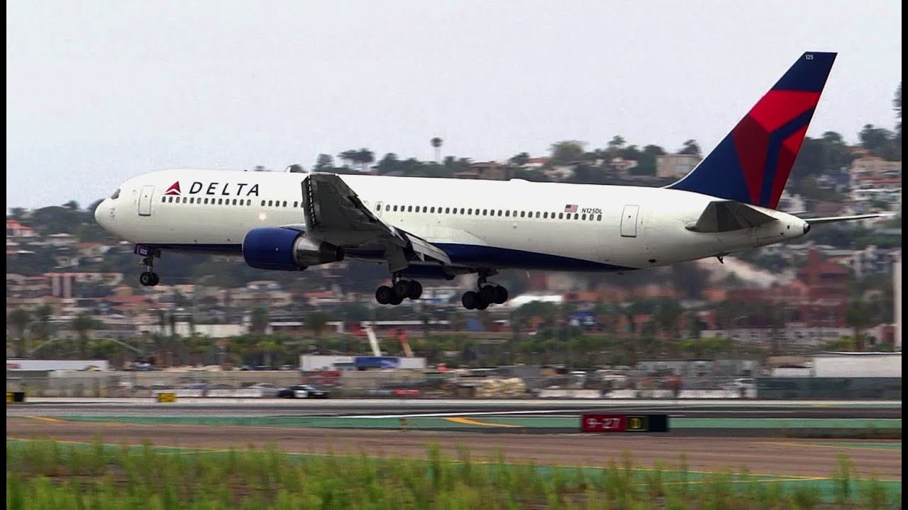 Delta Air Lines Boeing 767-300 Landing San Diego - YouTube