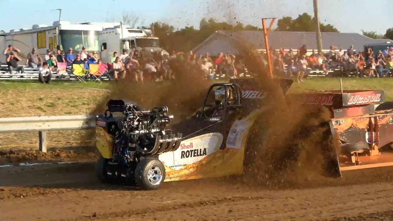 Mini Rods pulling on Friday at the Hansel Sullivan Memorial Pull 2019 ...