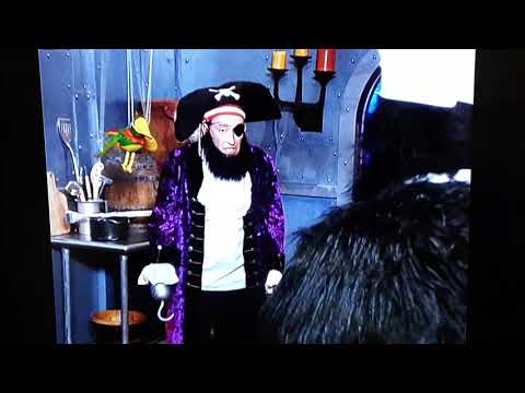 Angry Gorilla throws food at patchy the pirate