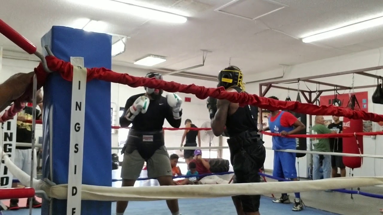 Taking it easy on a 230lb boxer. Even though I am at 180lb #2 - YouTube