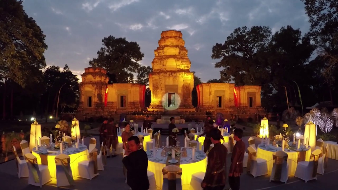 Krovan Temple Dining in Siem Reap - YouTube
