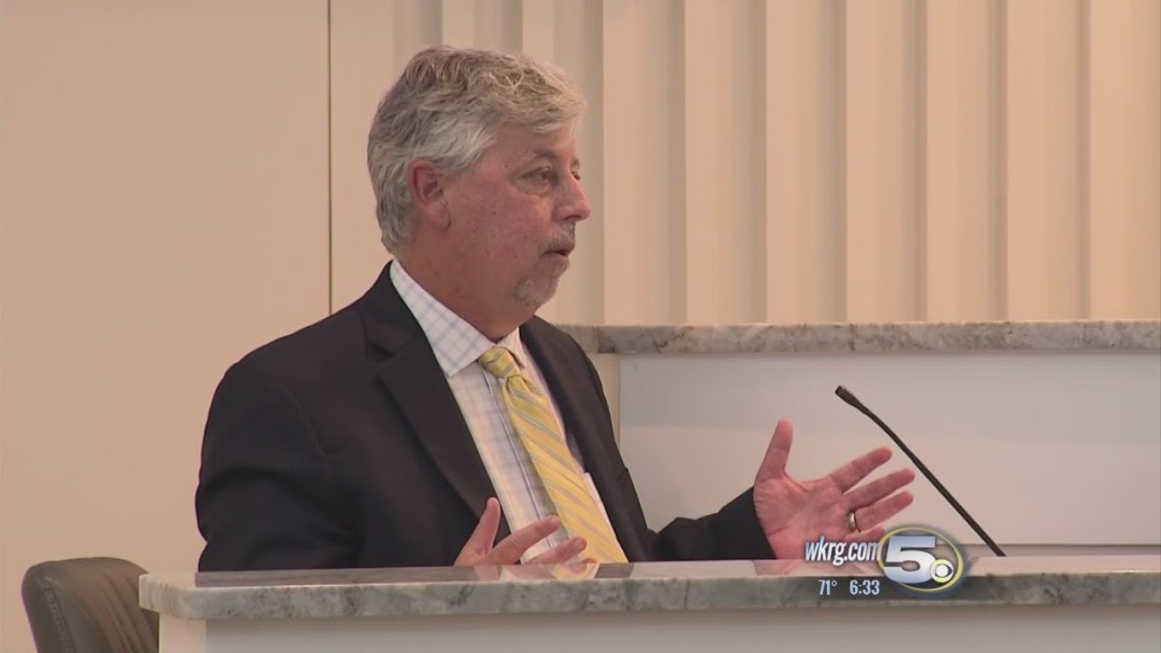 Gulf Shores School Board votes to offer superintendent job to Matt Akin ...