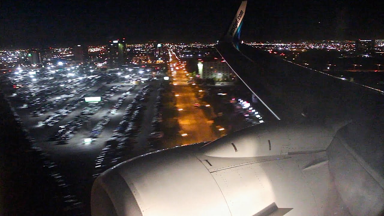WestJet Boeing 737-700 Night Arrival at Toronto Pearson - YouTube