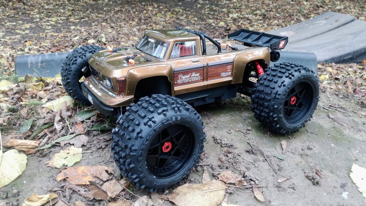 ARRMA OUTCAST 4S V2 ses 2 premiers pack - YouTube