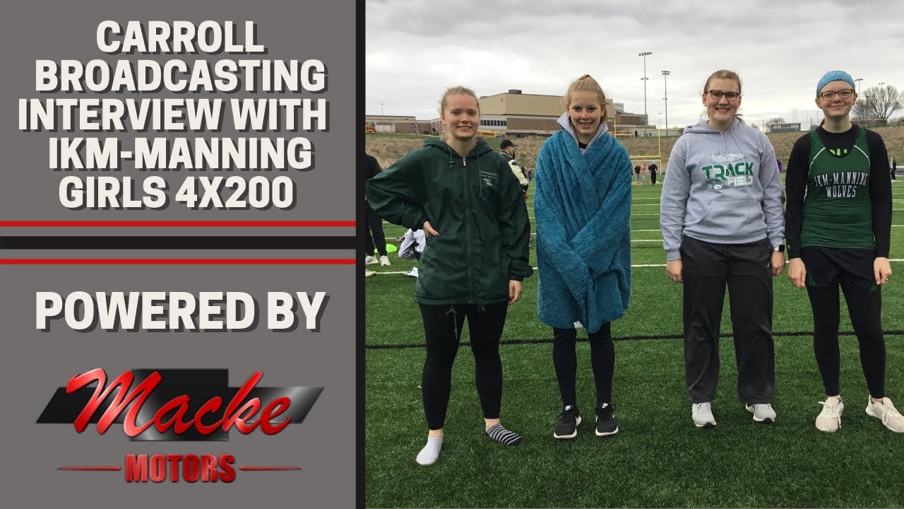 Tyler Brunner talks with IKM-Manning Girls 4X200 Team at Denison ...