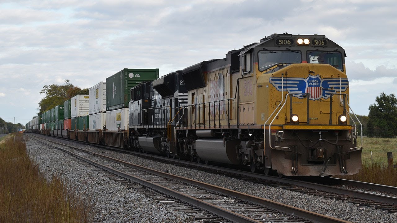 UP 5106 & NS 2758 lead NS 224 - YouTube