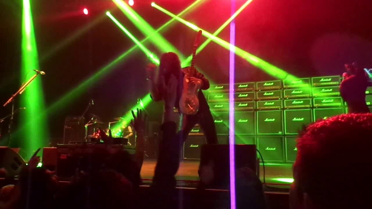 YNGWIE MALMSTEEN - Into Valhalla (CDMX 2020) - YouTube