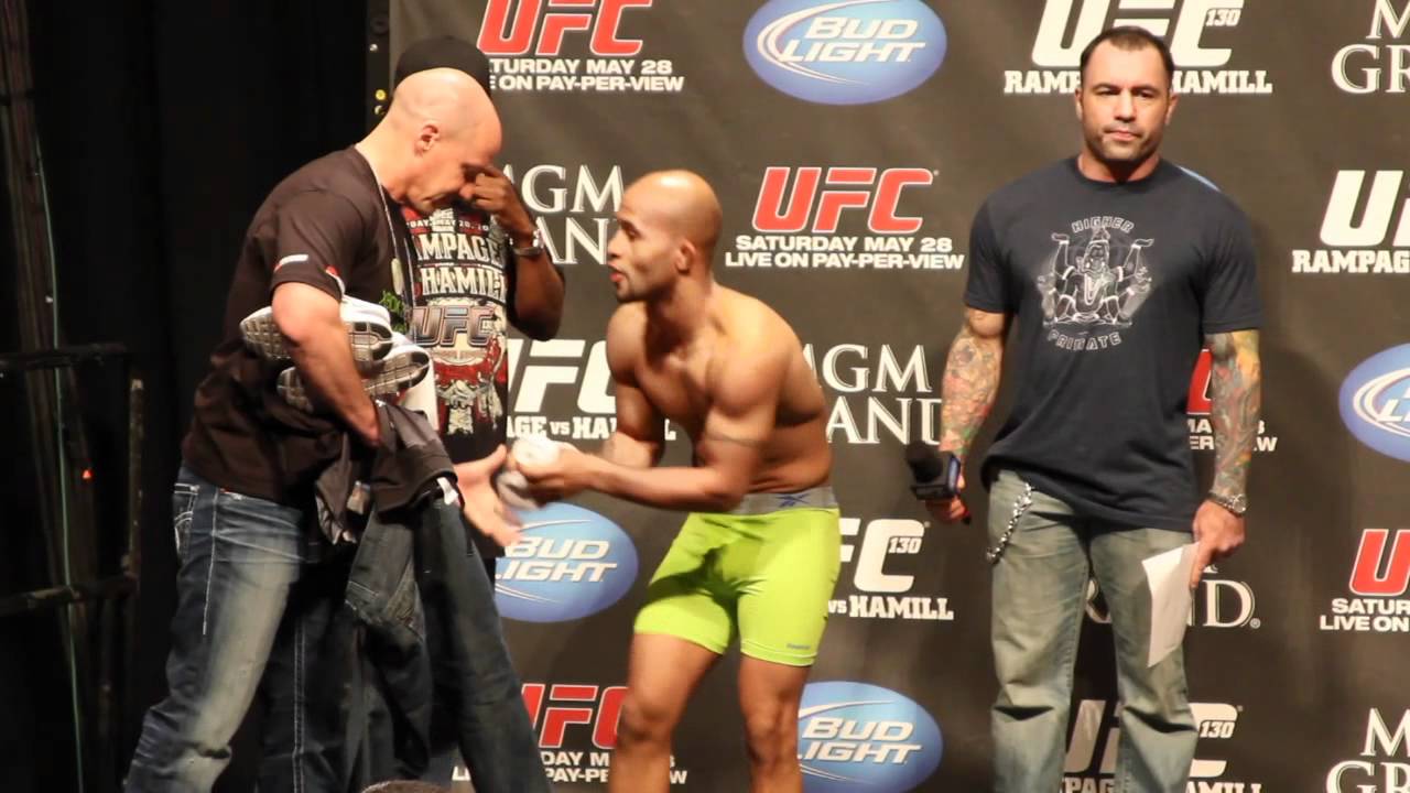 Weigh-In UFC 130 - YouTube
