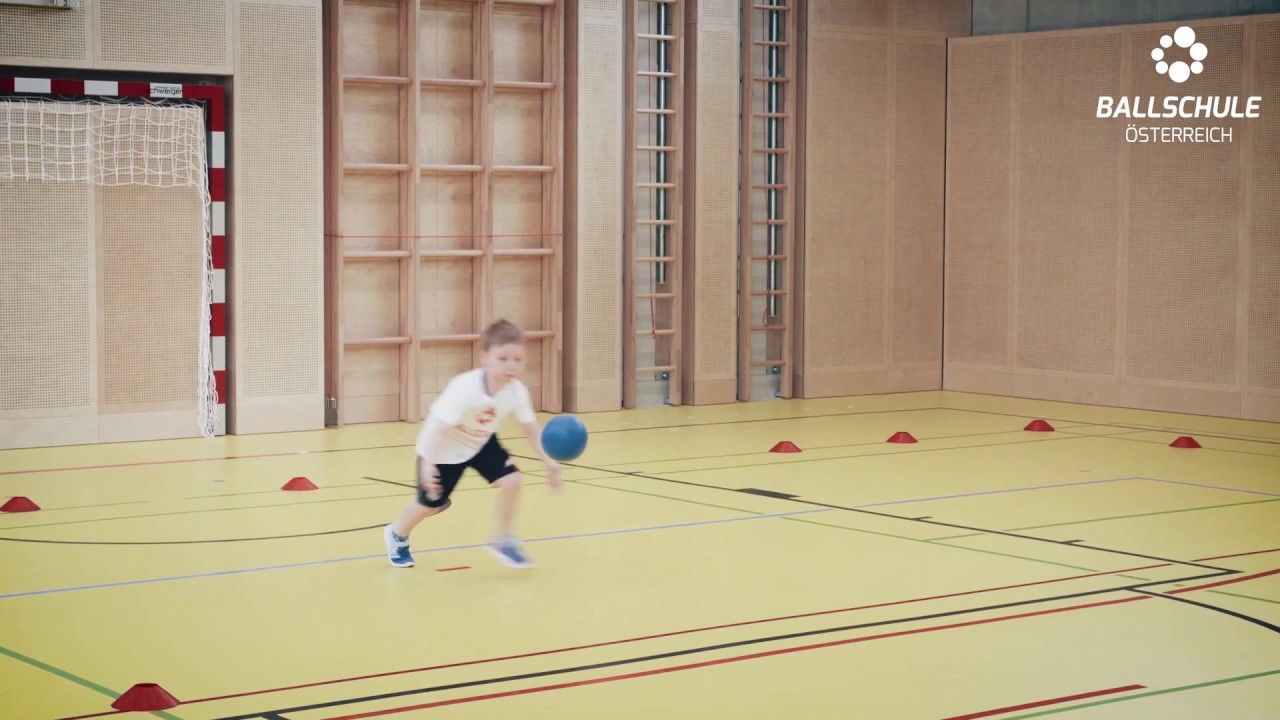 Ballschule Österreich - Übung 10: Dreh dich um - YouTube