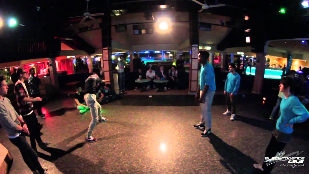 STORTS vs. PRINCE | Round 1 | Electrodance Contest @ Shaky Makaky - YouTube