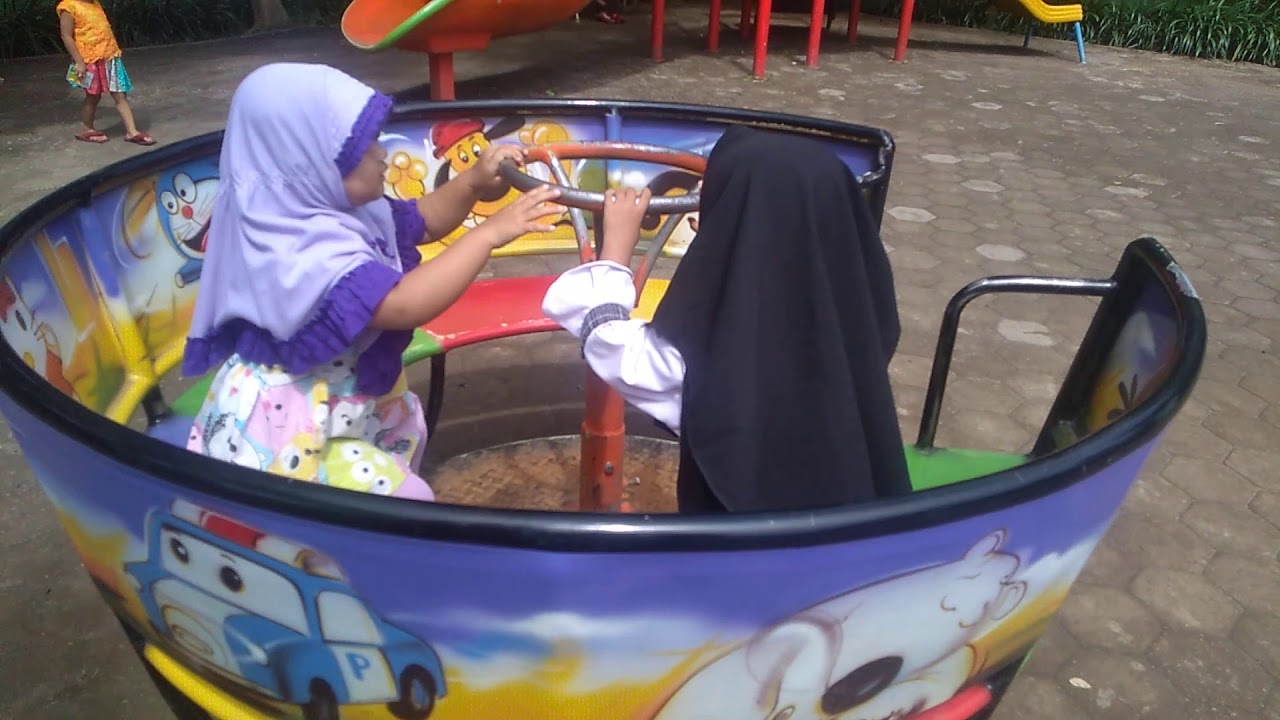 Berpusing ria😂 - YouTube