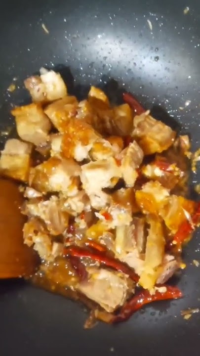 ผัดกระเพราหมูกรอบ 😊😊 Cooking เต็มยัง เขาชะงุ้มบ้านฉัน ชีวิตชนบทบ้านๆ