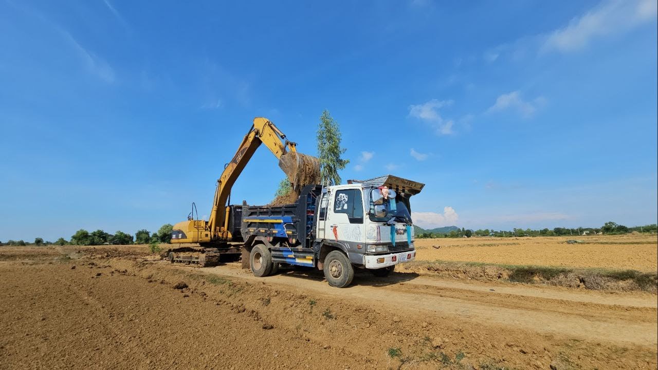 Heavy Duty Services with CAT 320C Excavator and Dump Truck – Fast ...