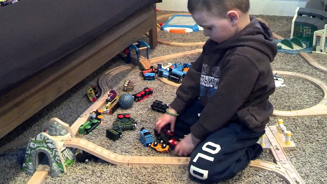 Train play - YouTube