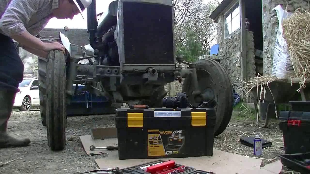 Ferguson TEF-20 Diesel Tractor - YouTube