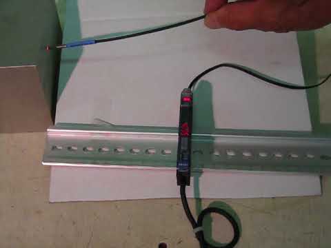 KEYENCE FS-V31/FU-4F Dual digital fiber amplifier (master unit) + fiber ...