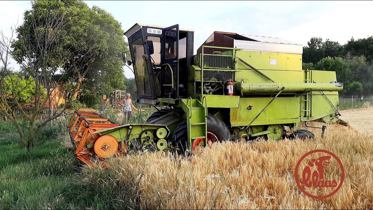 CLAAS Dominator 80 - YouTube