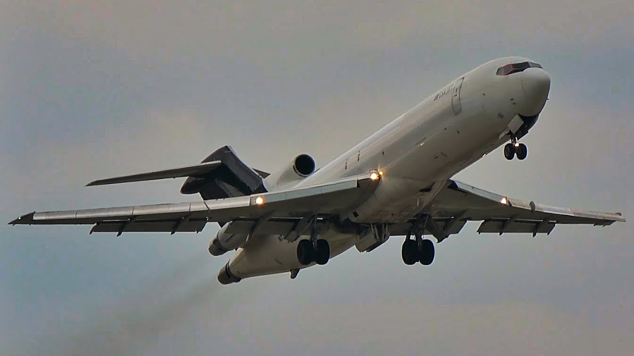 USA Jet Airlines B727-223(F) [N726US] Takeoff at Willow Run Airport ...
