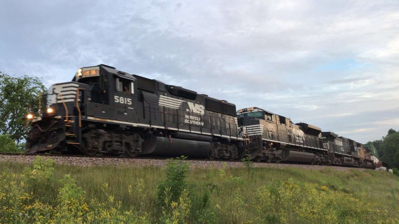 Chasing an NS GP38-3 Leading 22K - YouTube