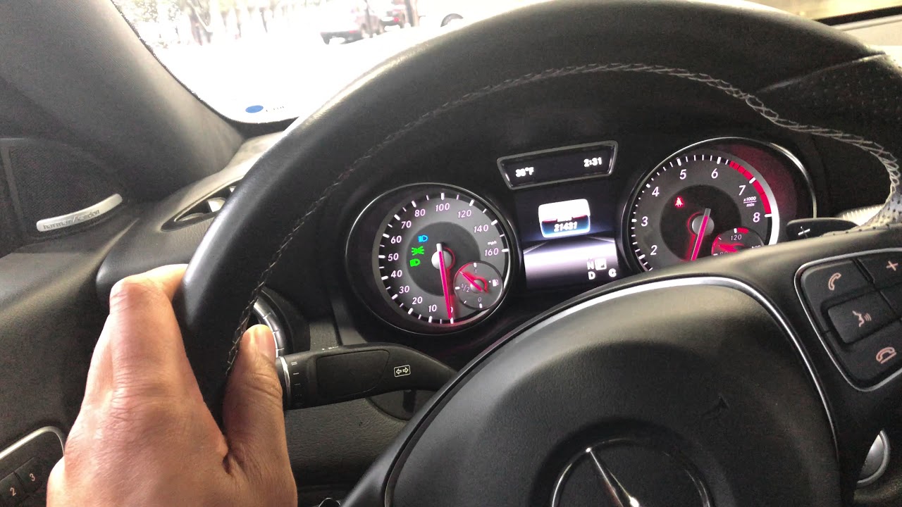 HOW TO LOCK AND UNLOCK WINDOWS - Mercedes-Benz CLA - YouTube