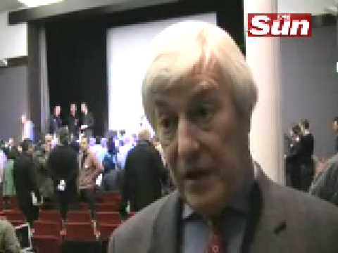 Colin Hart: "Manny is too good for Hatton" The Sun Sport Boxing - YouTube