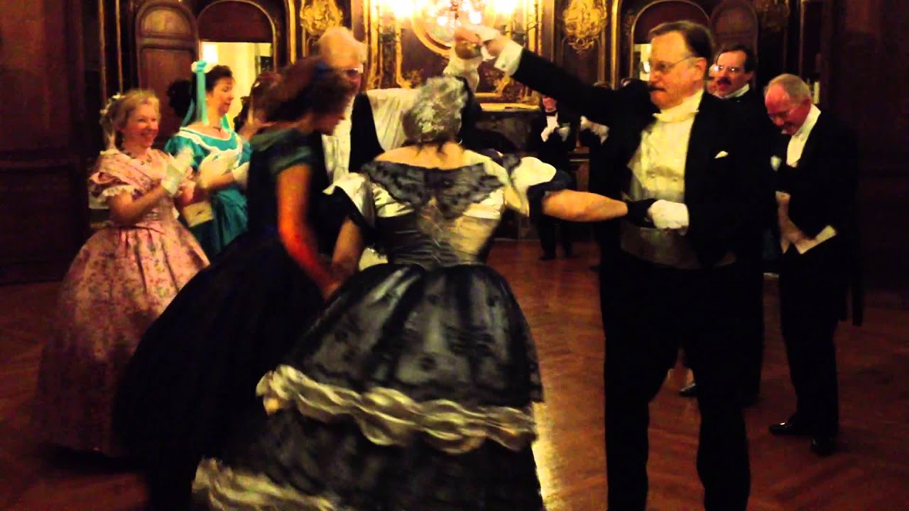 The Gothic Dance - YouTube