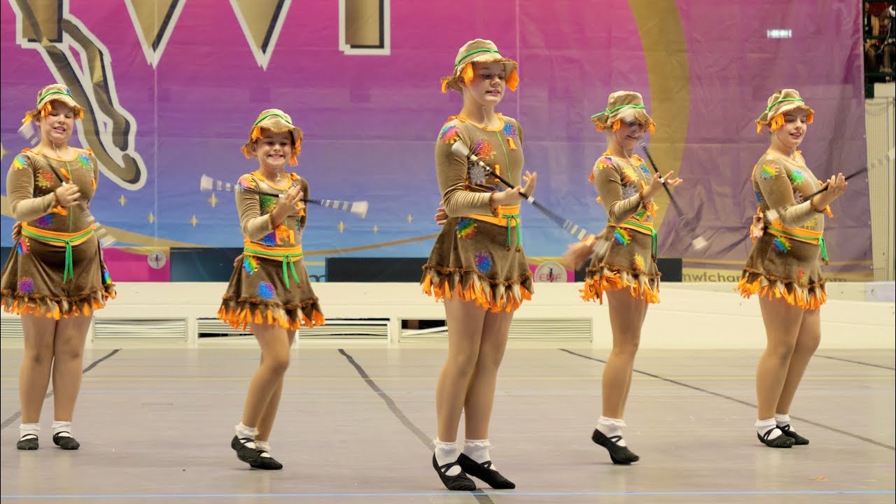 Majorettes *MIRAŻ Wronki* - mini BATON cadets - XX European Majorette ...