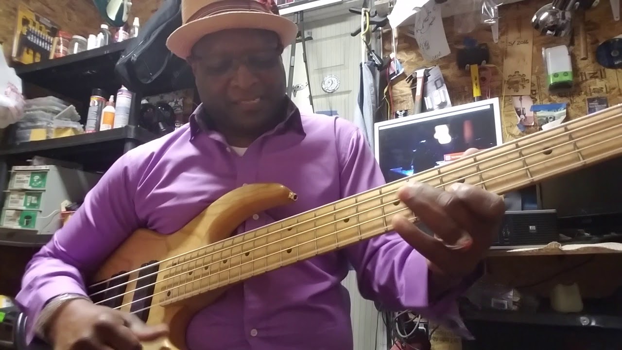 Treker bass groove - YouTube