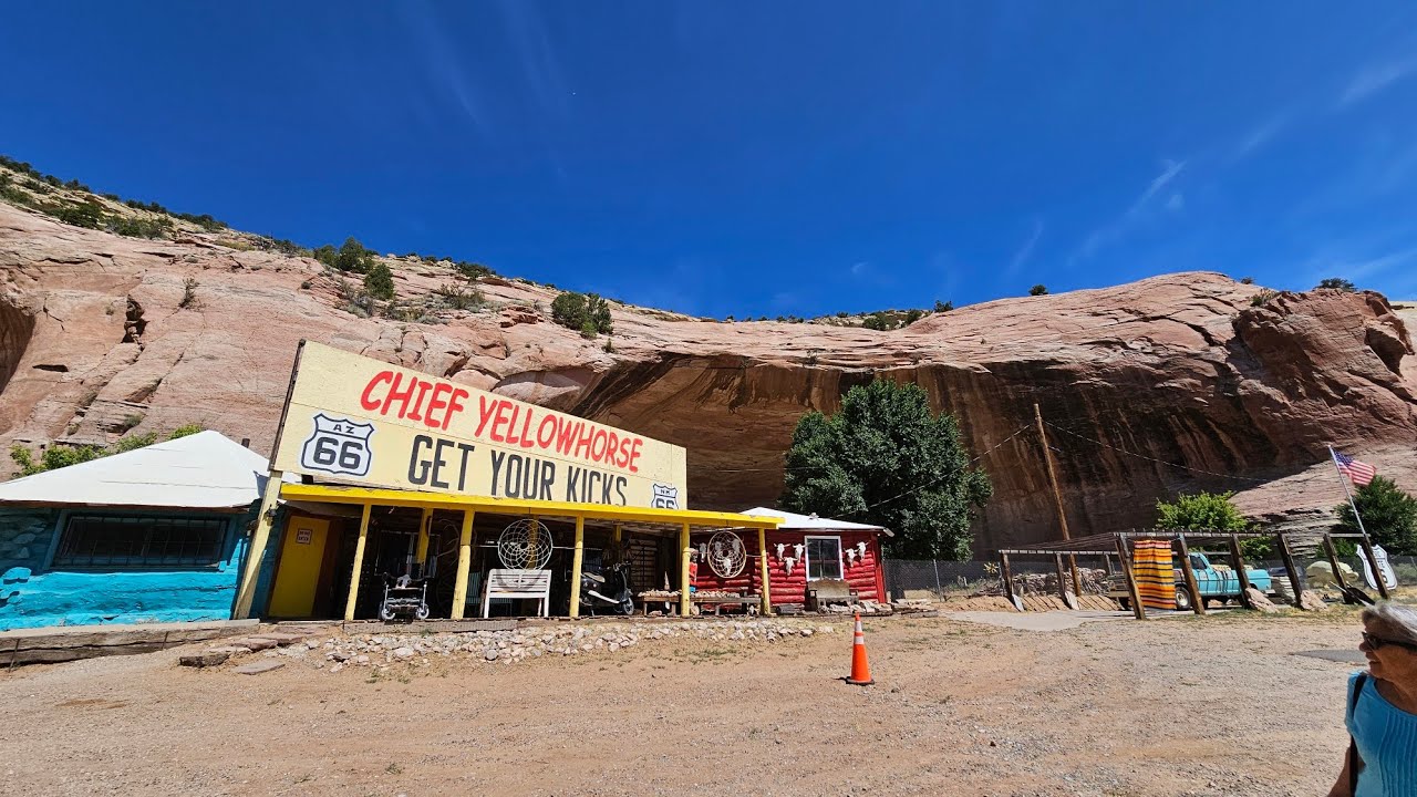 Chief Yellow Horse roadside attraction on US 40 at the ARIZONA/ NEW ...