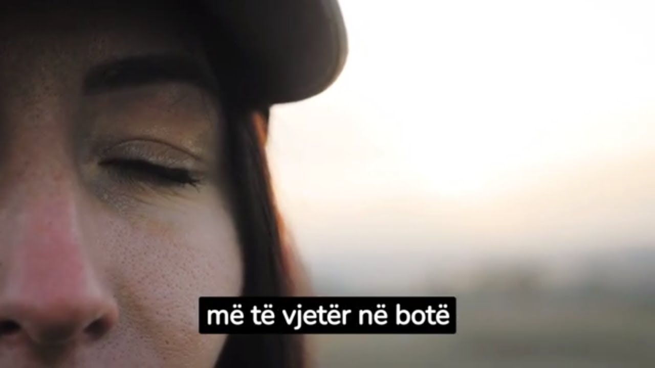Një mister në shkretëtirën më të vjetër në botë - YouTube