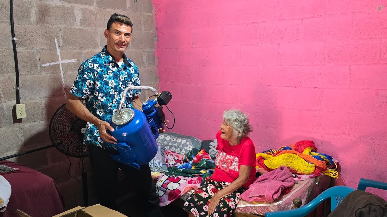 Ya se hizo la compra del inodoro y la bomba hidro para doña Juanita ...