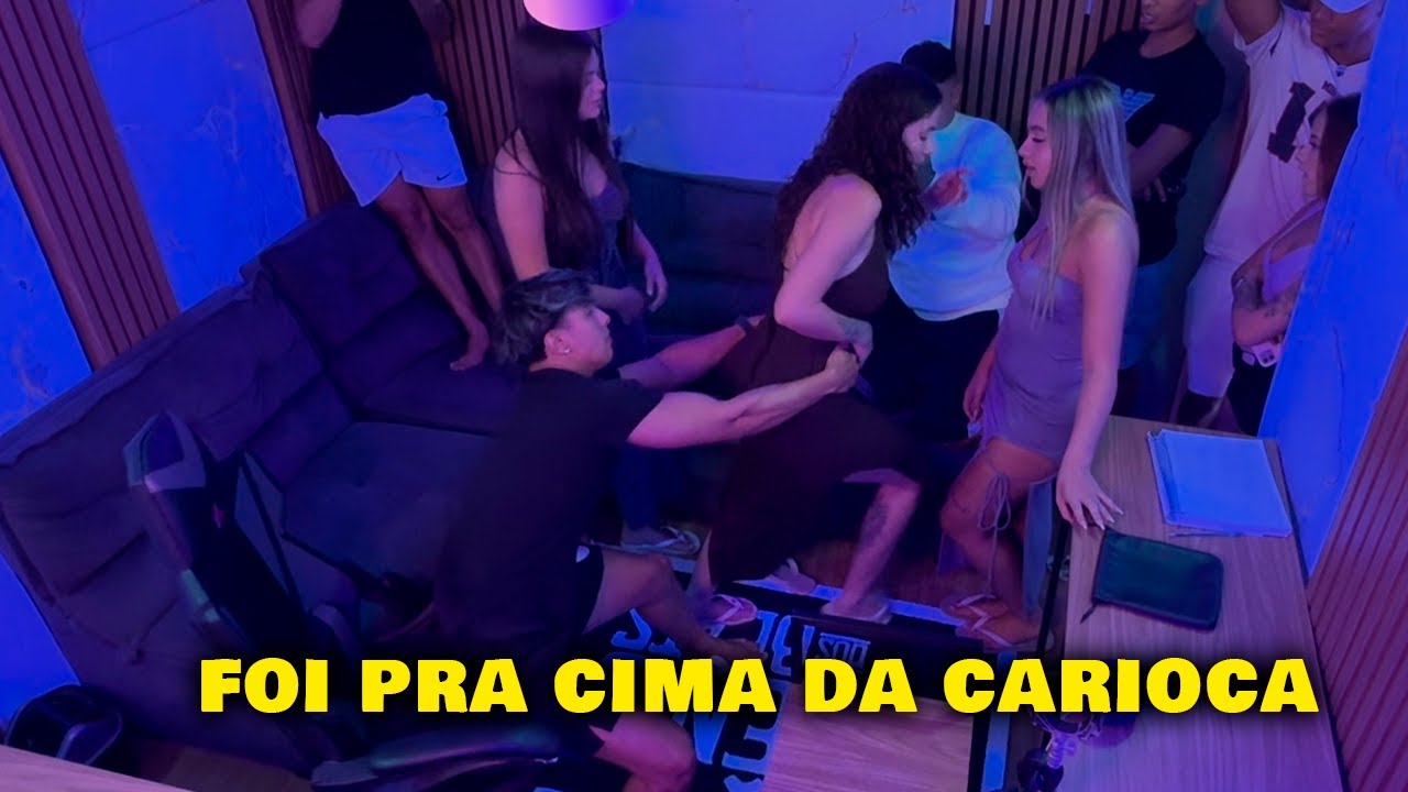 GRINGA PEGOU O CRIS COM A CARIOCA NO STUDIO/CRIS PERDEU A LINHA COM OS MC - YouTube