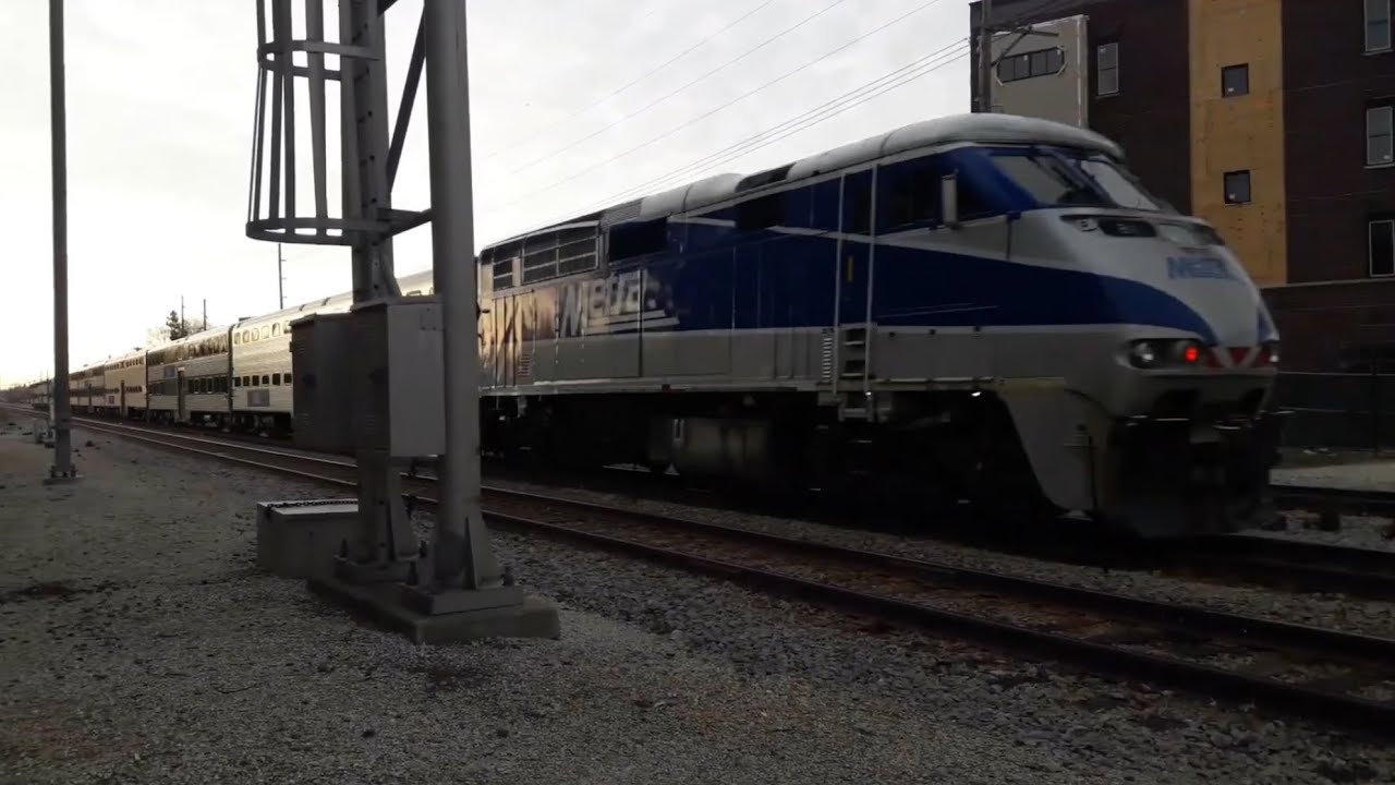 Metra 81 NCS express train At River Grove - YouTube