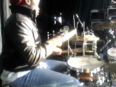Taylor @Pocket_Queen Gordon performing "Bad Karma" with Ida Maria ...