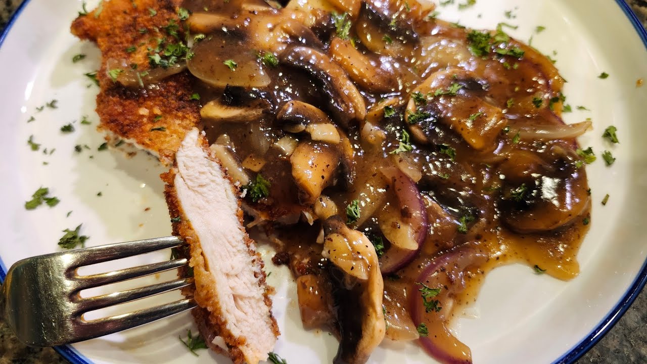 Fried Chicken Filet in a 'shroom and onion sauce = German " Chicken ...