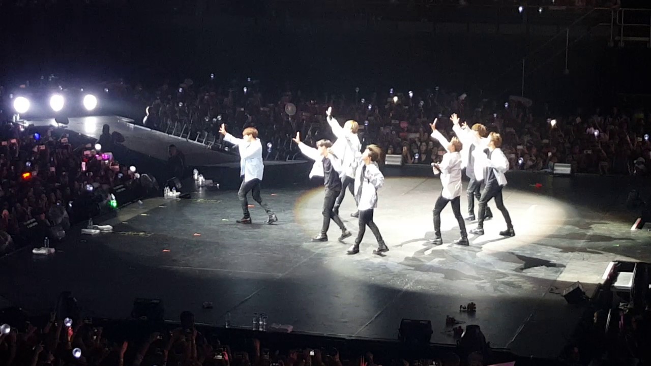 BTS THE WINGS TOUR IN SYDNEY - Spring Day - YouTube