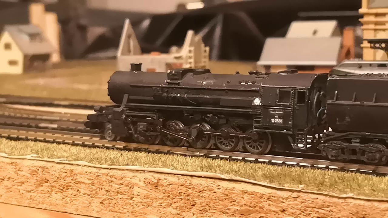Br50 "kriegslok" with heavy freight train an minitrix toporama. - YouTube