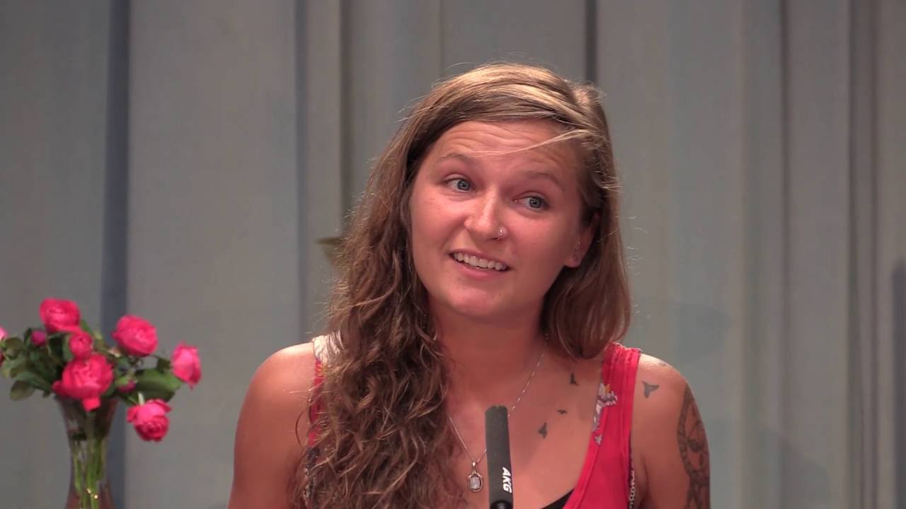 Courtney Bohlman reads an original poem, "I am a Dreamer" - YouTube