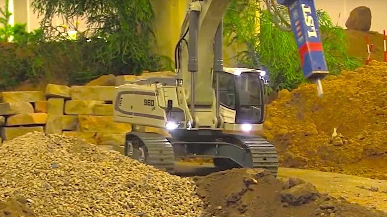 AWESOME DEMOLITION ACTION LIEBHERR 960 SME RC EXCAVATOR Special ...