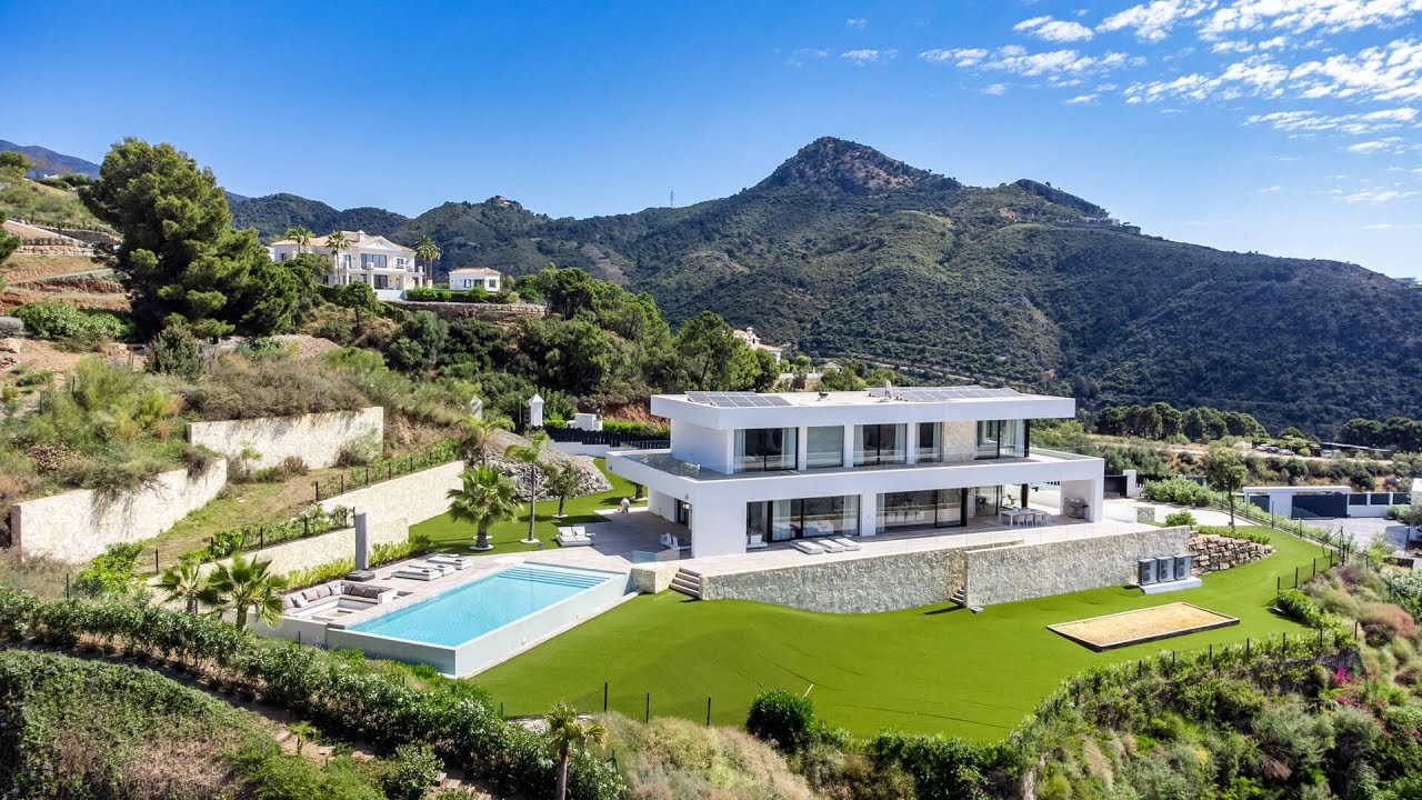 INVESTINSPAIN: Villa in Monte Mayor - YouTube