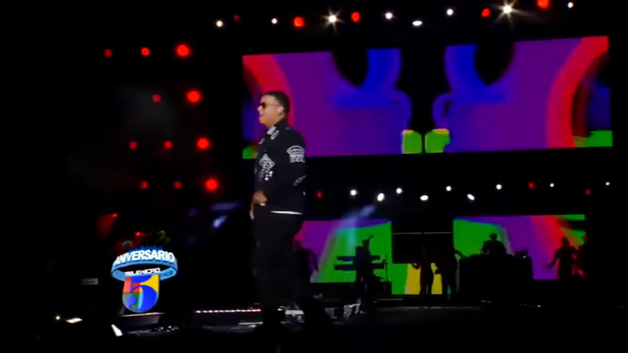 Dura Live - Daddy Yankee - YouTube