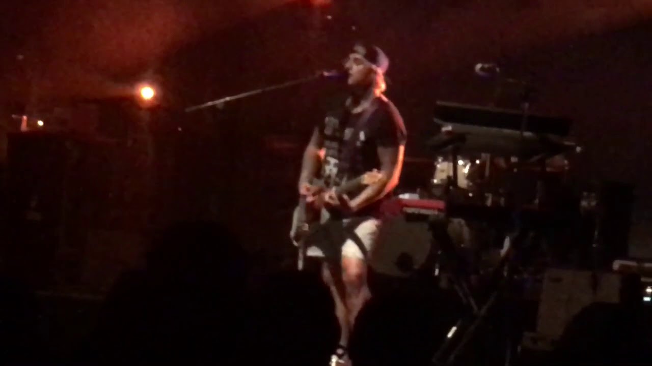 Highly Suspect Guess What - YouTube