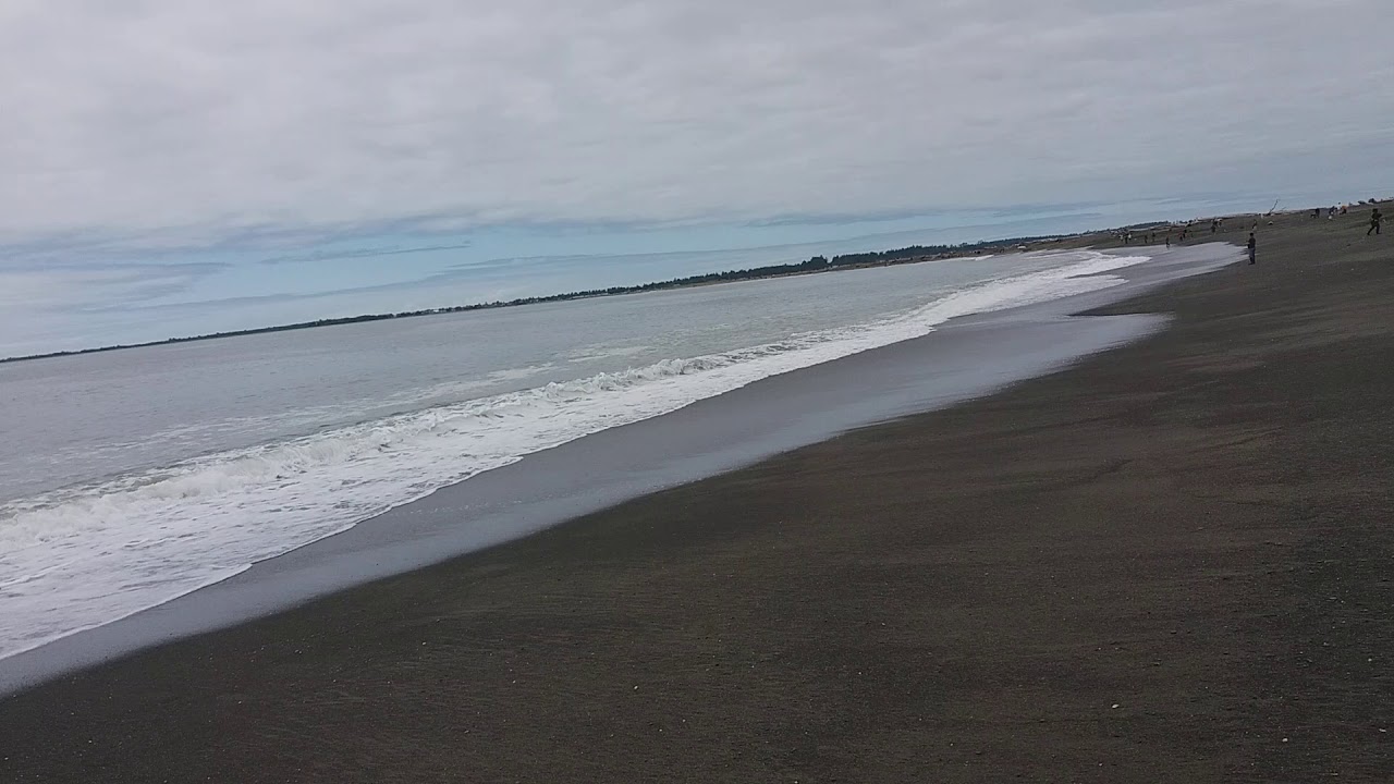 Walking on Damon point beach 1 - YouTube
